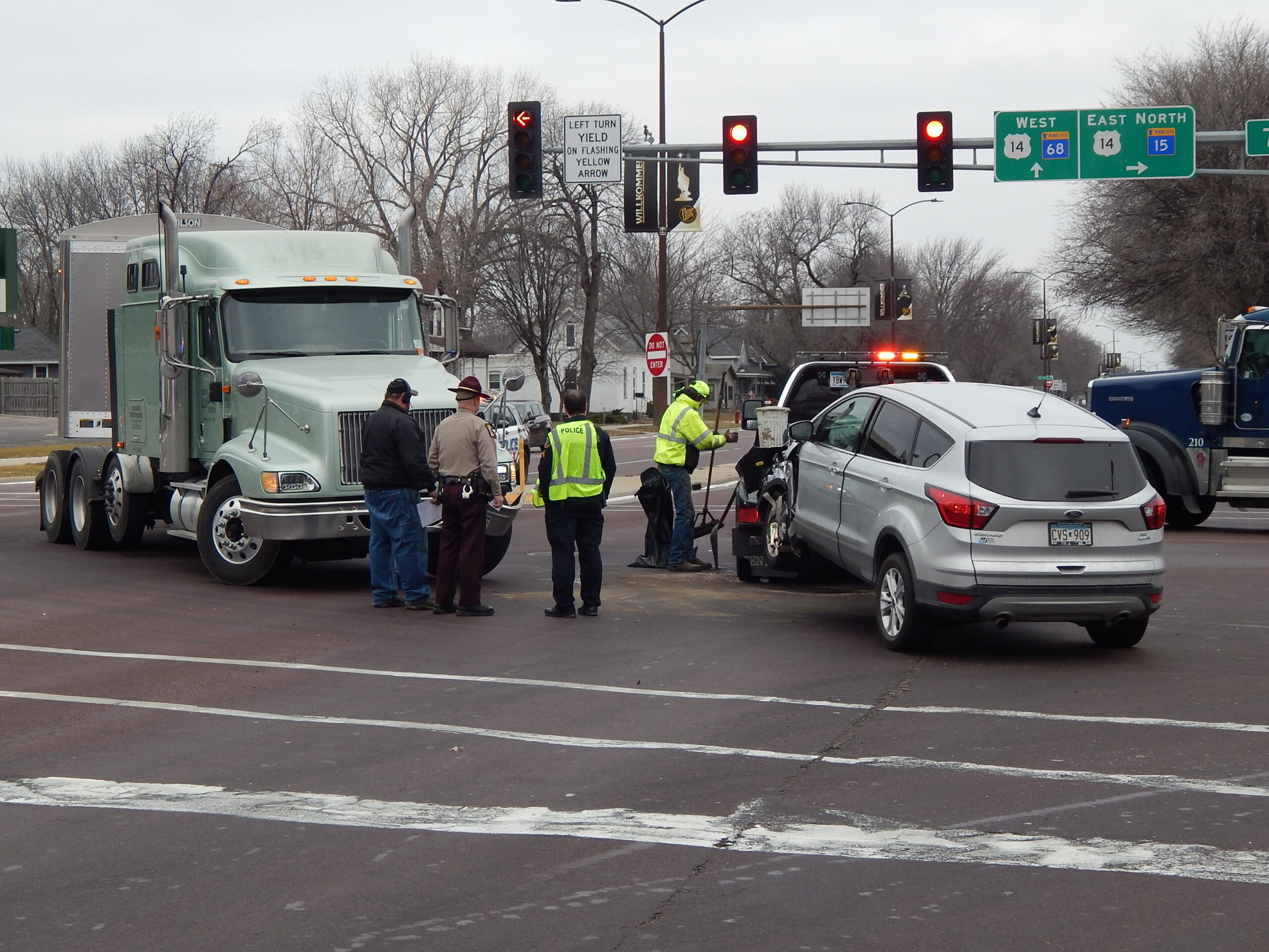 Broadway corner crash cutline | News, Sports, Jobs - The Journal